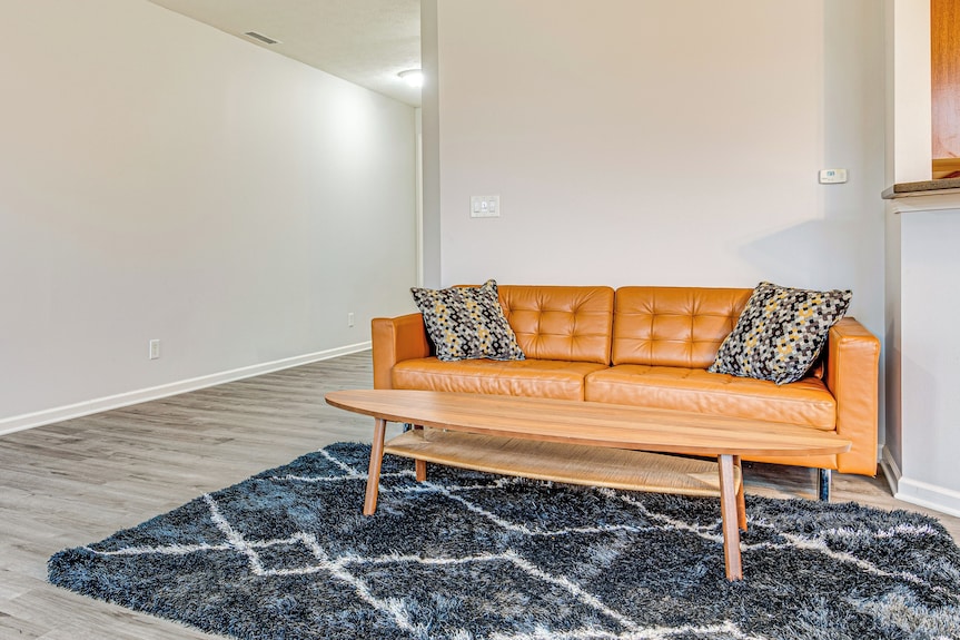 Close To Main Street: Townhome In Zionsville - カーメル, IN