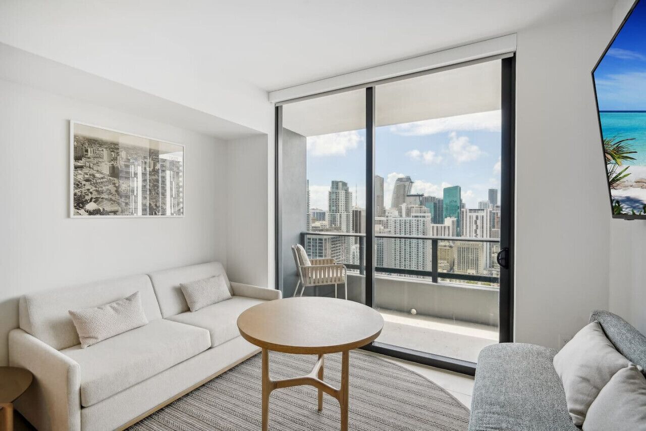 Luxury 1-bedroom In Downtown Miami | Elegant Bay Views - 마이애미