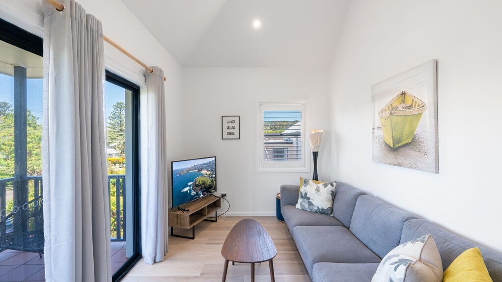 Going Barefoot N Salty In Kiama! - キアーマ