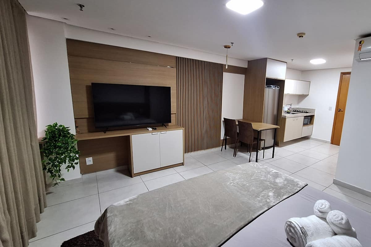 Quarto Duplo de Luxo, vista para o lago | Roupa hipoalergénica, Wi-fi grátis, roupa de cama fornecida