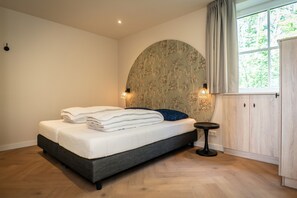 Casa elite, 4 quartos | 14 quartos, individualmente mobiliados, roupa de cama