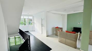 Quarto Duplo Básico, varanda | Sala de estar