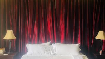 3 quartos, cortinas/cortinados opacos, ferro/tábua de engomar