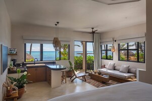 Estúdio Premium, piscina privativa, em frente à praia | Roupa hipoalergénica, cofre no quarto, cortinas/cortinados opacos 