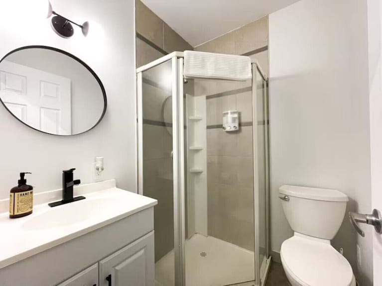 Boutique Hotel - Suite #6 Queen - Thunder Bay