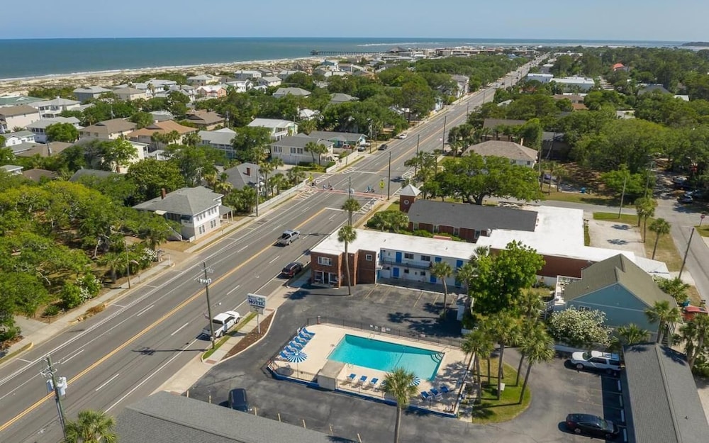 Royal Palms Motel - Tybee Island, GA