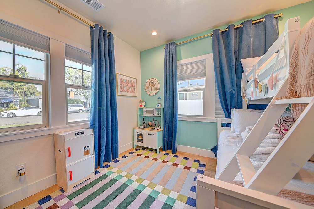 Disney Oasis with Pool and Games - Santa Ana | Vrbo