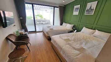 Quarto Familiar (Balcony) | Secretária, Wi-fi grátis, roupa de cama fornecida