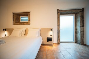 Vila, vista para o oceano | Frigobar, cofres nos quartos, escrivaninha, quartos à prova de som