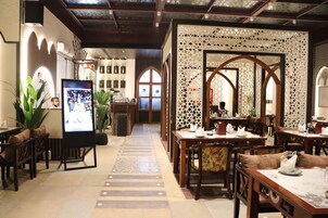 Pequeno-almoço tipo buffet diário (500 INR por pessoa) 