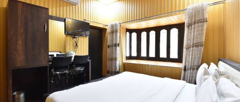 Quarto casal luxo | Cofres nos quartos, Wi-Fi de cortesia