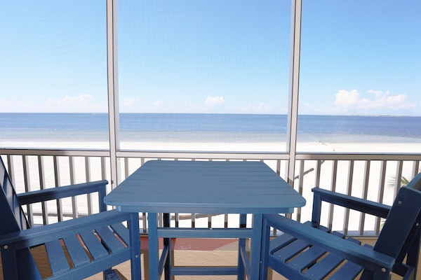 Suite-Estúdio Royal, não fumadores, vista para a praia | Terraço/pátio interior