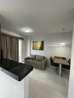 Suíte standard, para não fumantes, cozinha americana | Comodidades do quarto