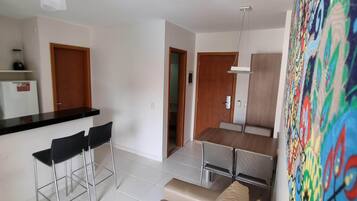Suite Standard, não fumadores, kitchenette | Sala de jantar