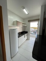 Suíte standard, para não fumantes, cozinha americana | Comodidades do quarto