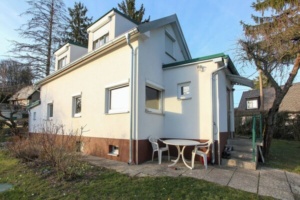 Room-charming Vienna Retreat With Garden - Wien