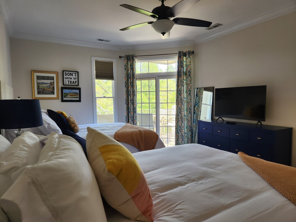 Enjoy your stay overlooking Hole 6 on Pinehurst National #9. - Southern Pines | Vrbo