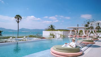 2 piscinas externas, barracas de cortesia, espreguiçadeiras