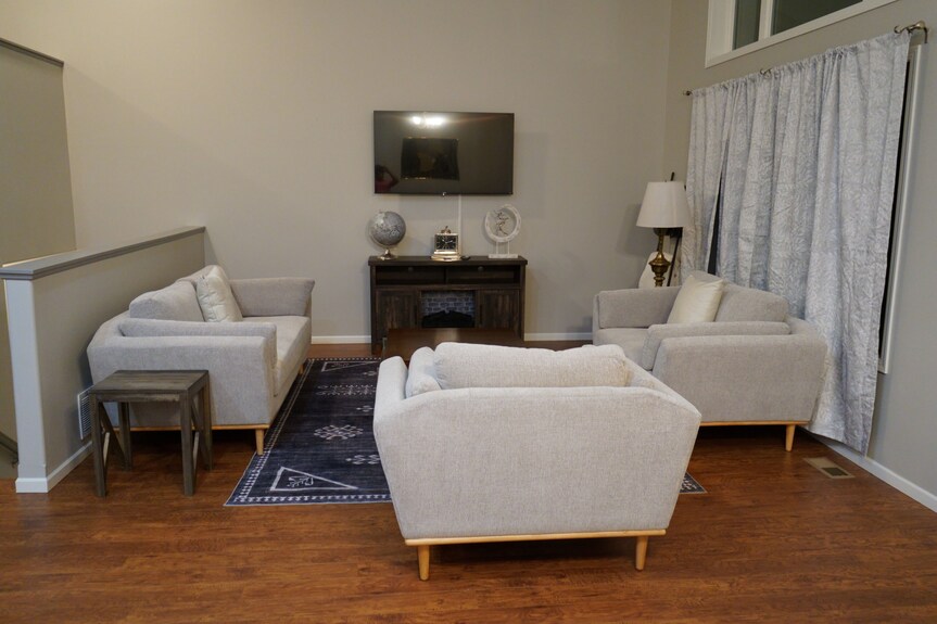 Serene Location\\ Garage\\ Close To\\suite Shots Golf\\hospital\\interstate - Fargo, ND