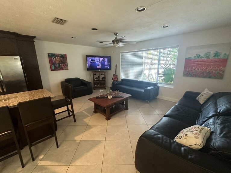 Heated Pool House With Wi-fi Parking Available Bbq Grill(private Duplex) - Zoo Miami, Miami