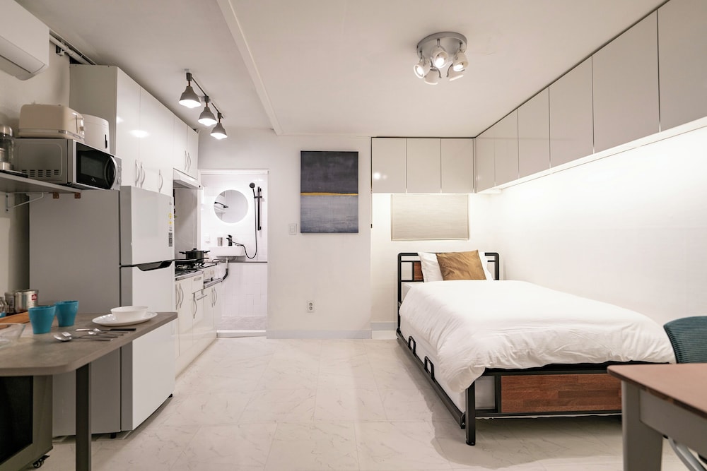 Jts Tailored Service Studio By Hyehwa Stn - Seoul