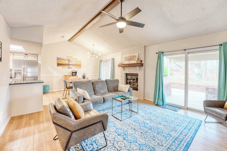 Modern Bentonville Retreat - Sleeps 6, Near Trails! - Bentonville, AR