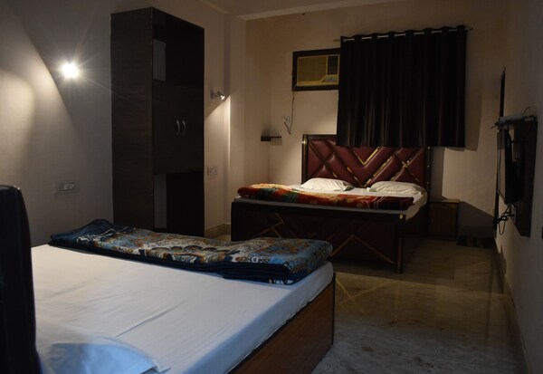 Hotel Prakash Paradise - Pilibhit