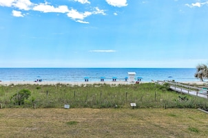 Apartamento em Condomínio Fechado, 1 quarto | Praia | Na praia