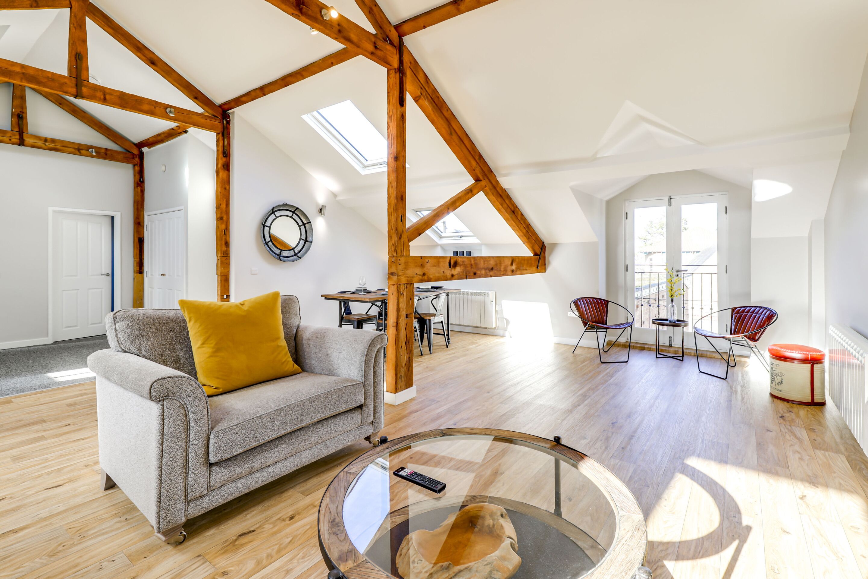 2 Bedroom 2 Ensuites, Lounge And Kitchen - Ely