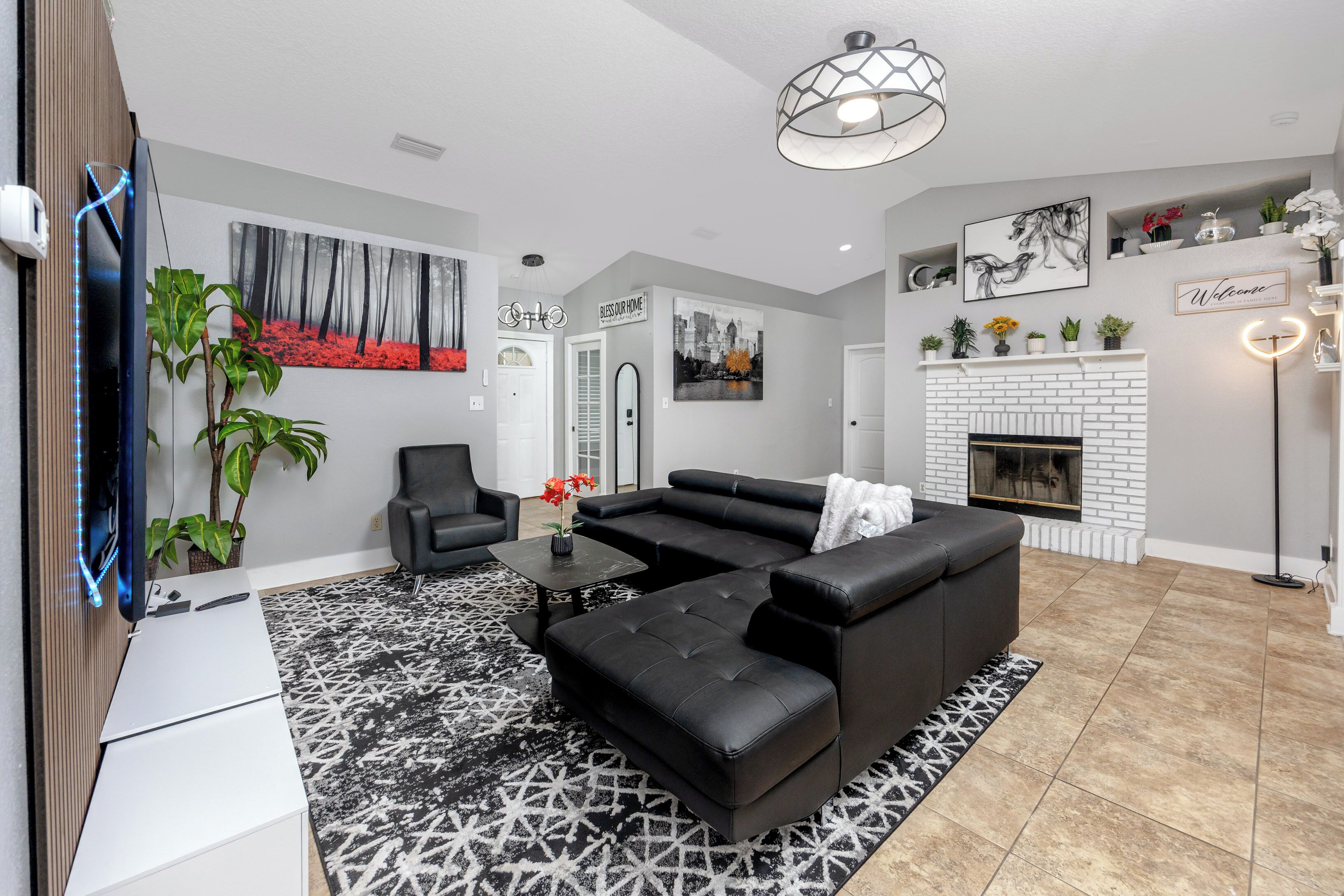 Spacious 5-bedroom 3 Bath House In  Largo With Heated Pool And Hot Tub - Largo, FL