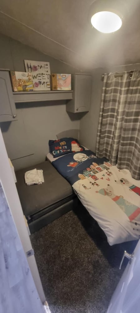 -Garden-parking-nearcoast Springs 77 - Skegness
