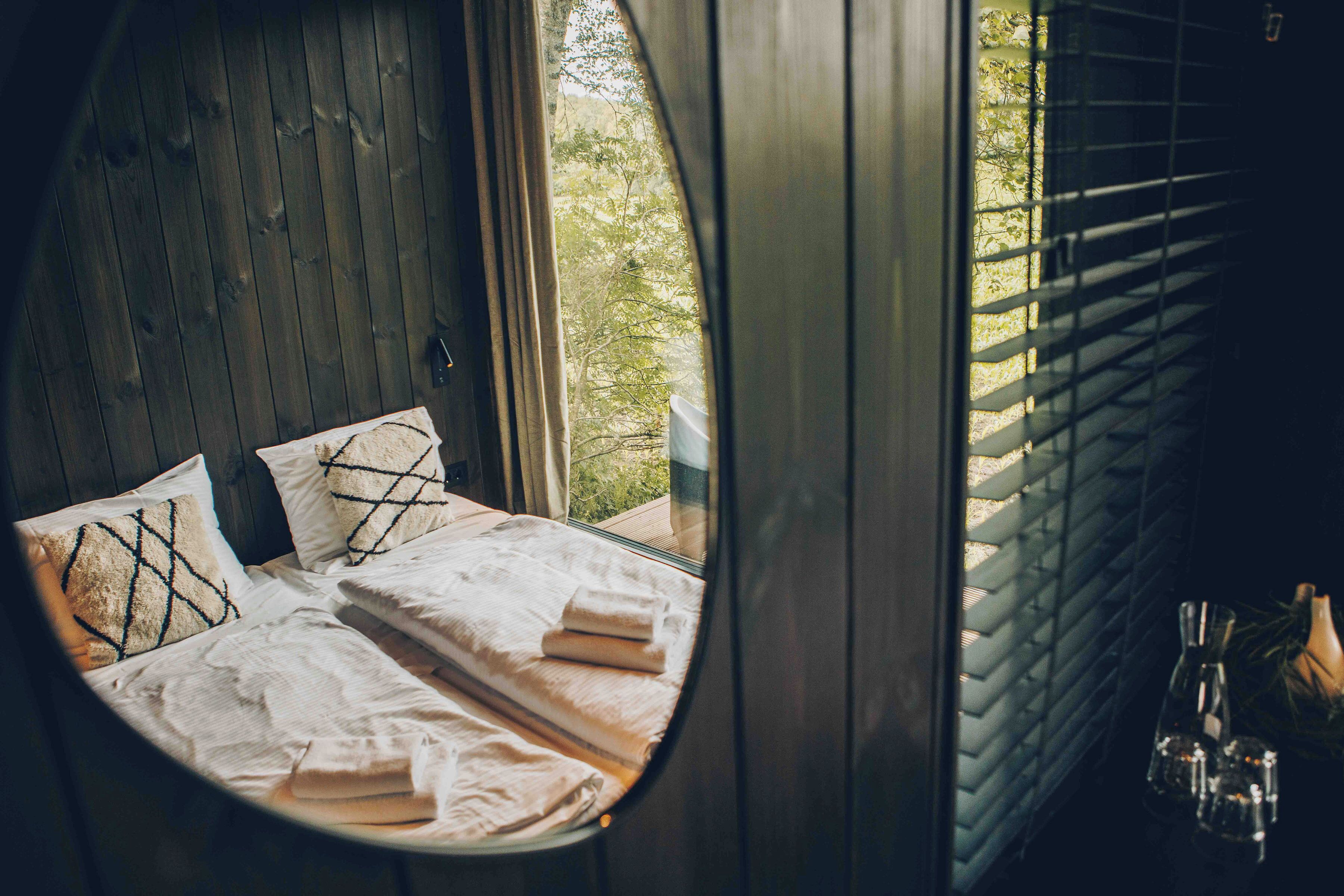 De Nokken Forest Cabin Staat Aan De Rand Van Het Bos Met Vrij Uitzicht Over Een Glooiend Landschap. Deze Cabin Biedt Door De Ligging Veel Privacy. De Grote Raampartij Is Gericht Op Het Westen. Geniet Vanuit Uw Bed Van De Ondergaande Zon Over Een Onei - Nedersaksen
