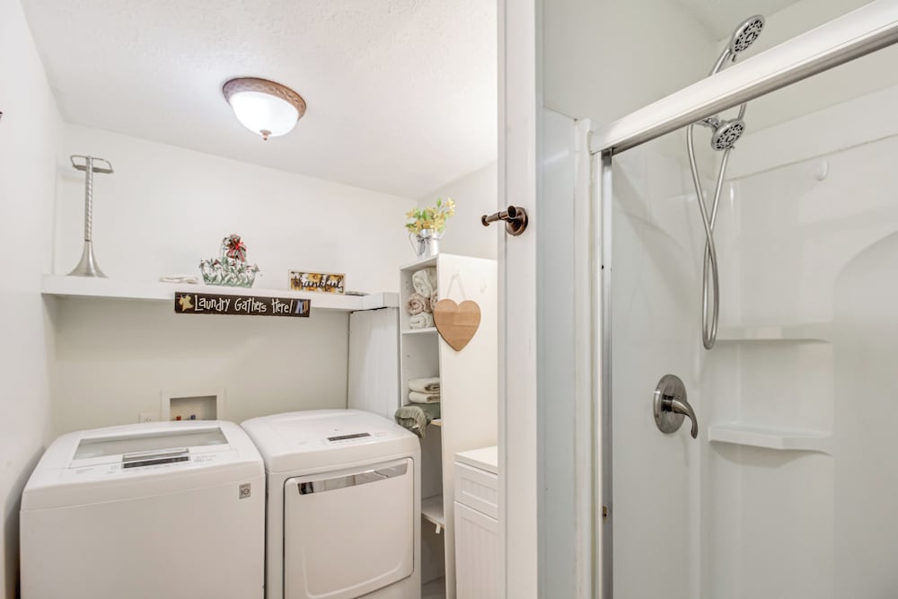 Walk To Little River Falls: Lakefront Cabin - Alabama