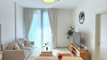 Apartamento Exclusivo, varanda, vista para a piscina | 1 quarto, cofre no quarto, cortinas/cortinados opacos
