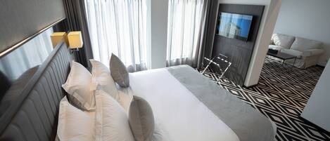 1 quarto, cofres nos quartos, cortinas blackout, quartos à prova de som