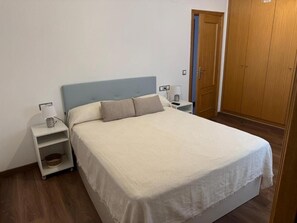 Apartamento, 3 quartos, varanda, Vista para a cidade | 3 quartos 