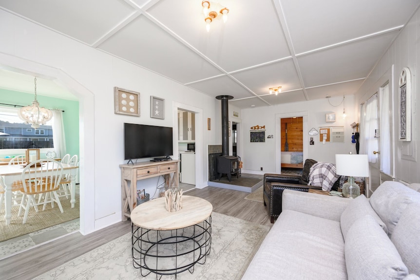 Storybook Beach Cottage *Retreat* At Twin Rocks - Oregon