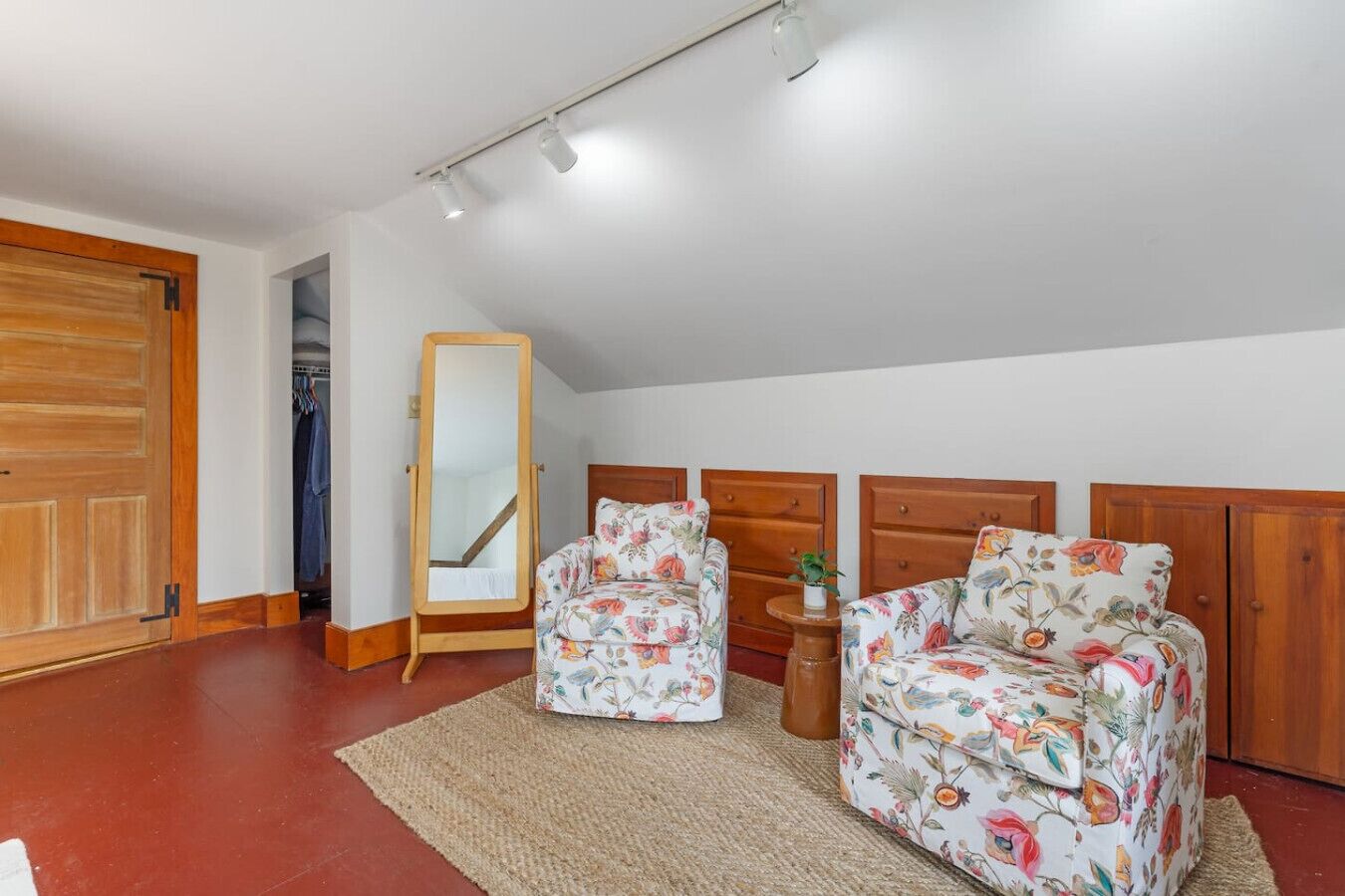 A - Farmhouse Apartment On A Cattle Farm - Concord, NH