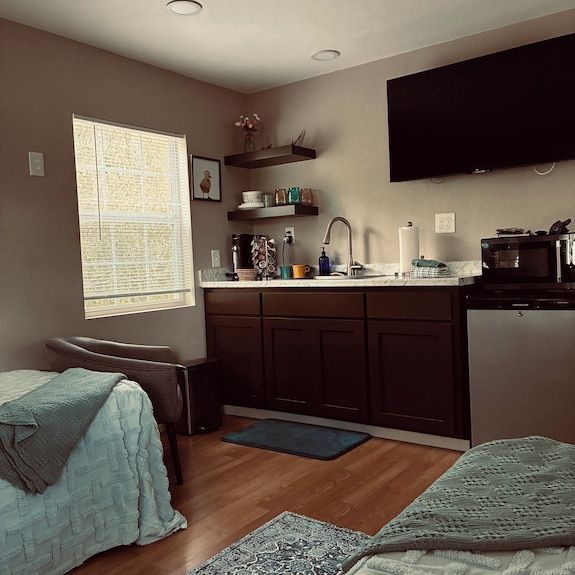 The Beulah Jane Is A Peaceful Cabin On Working Farm In Glen Rose. - Texas