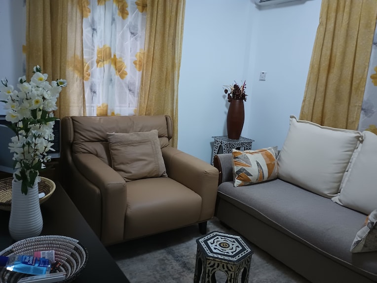 Himma's One Bedroom Cozy Apartment With Ac, Strong Wifi - Freetown
