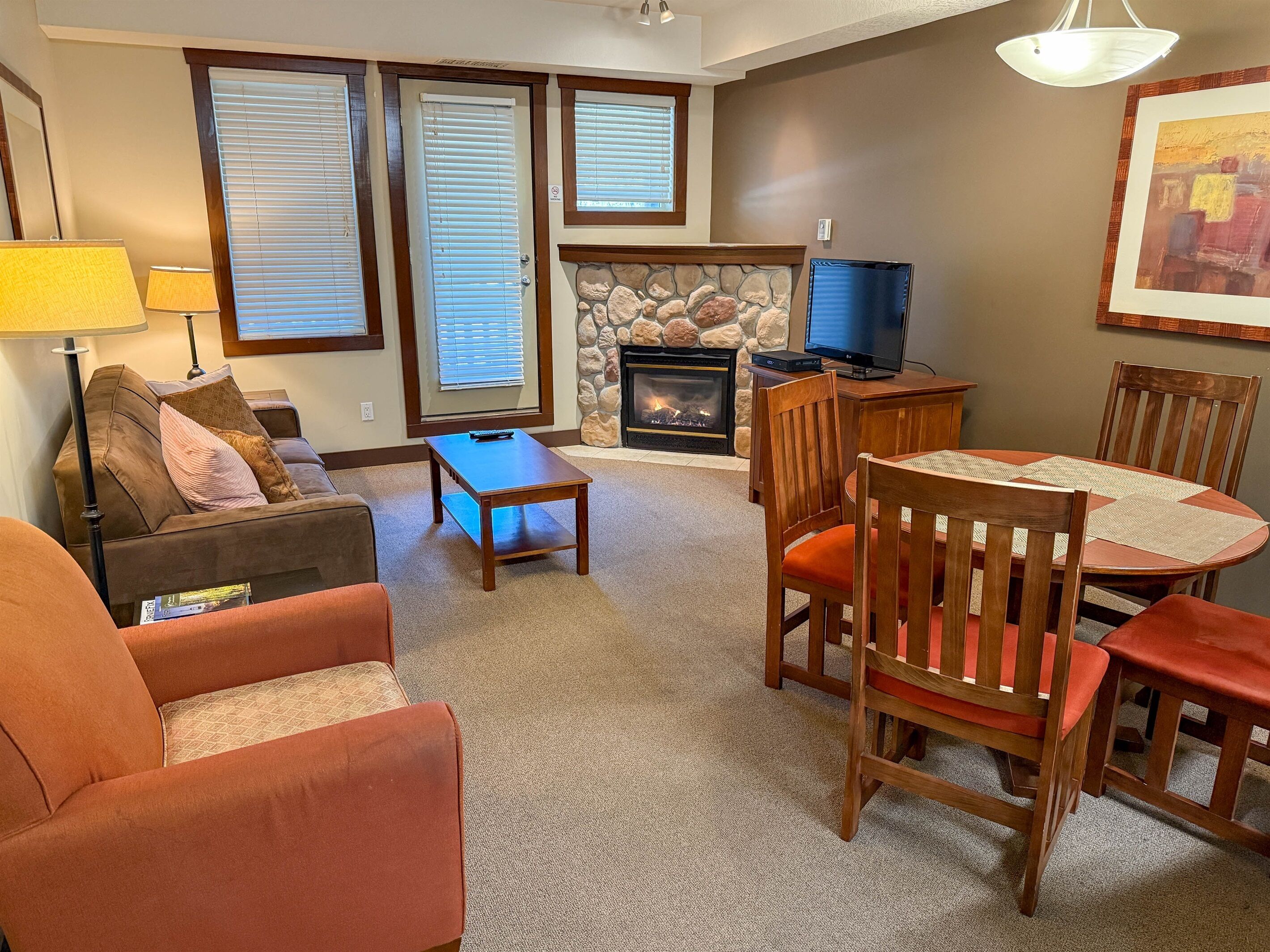 Cozy 1 Bedroom | Fitness Centre & Steam Room - Fernie