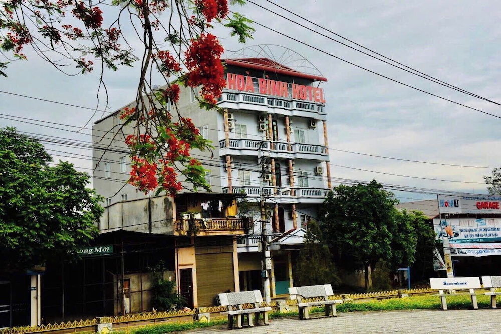 Hòa Bình Hotel Lào Cai By Bay Luxury - Lào Cai