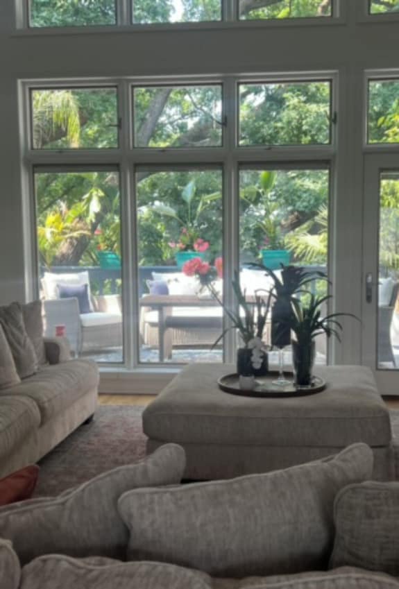 Feels Like You Are On Vacation. Comfortable Cozy! Like A Breath Of Fresh Air. - Fox Lake, IL