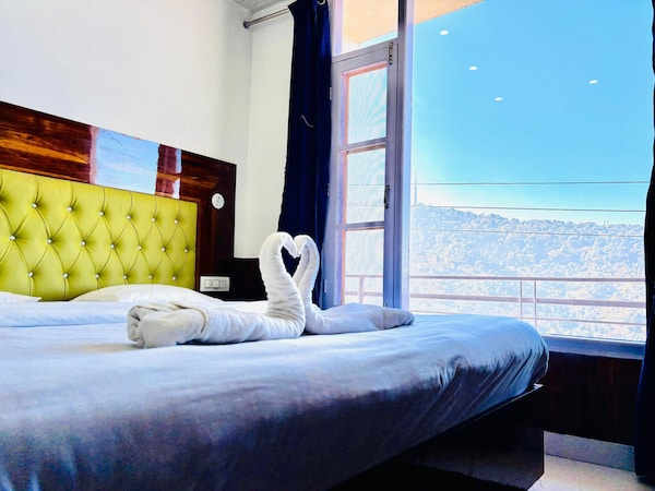 Red Stone Kasauli - Kasauli