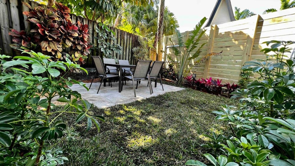 Charming 2 Bedroom Apartment In Victoria Park - Fort Lauderdale, FL