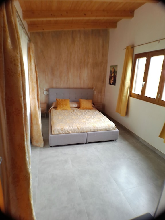 Relax In The Middle Of The Olive Grove In The Monte Iblei Nature Park - Sicília