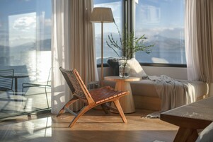 Quarto Duplo Panorâmico, varanda, vista para o lago | Roupa de alta qualidade, cortinas/cortinados opacos