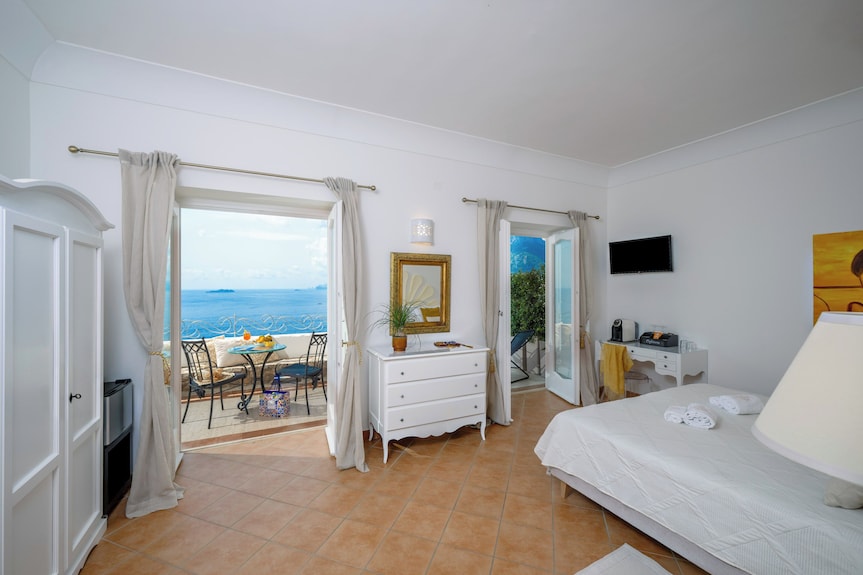 Suite Mit Meerblick, Terrasse Und Kostenlosem Parkplatz - Amalfi
