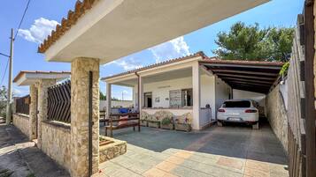 Fachada da propriedade