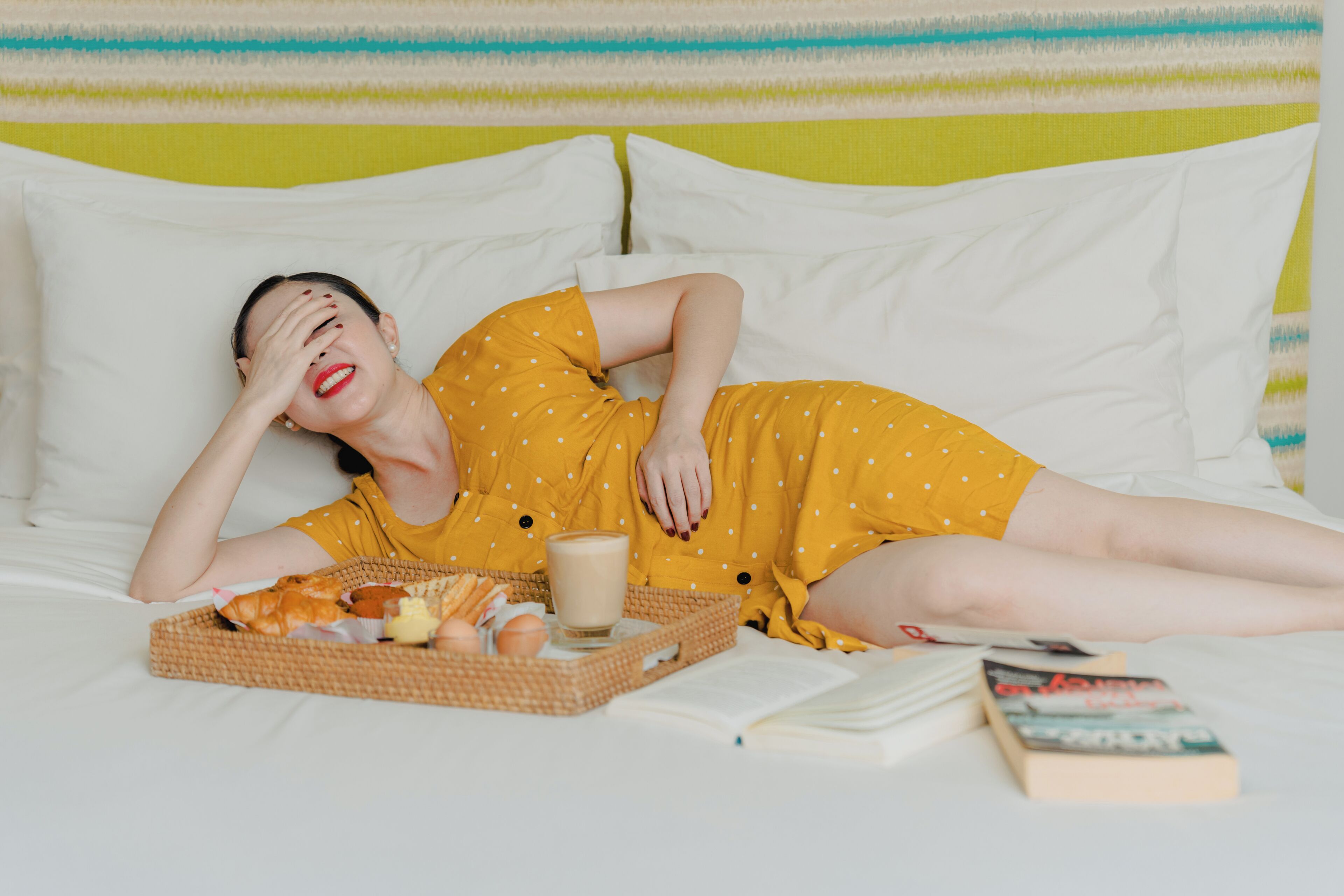 Roupas de cama premium, cofres nos quartos, escrivaninha